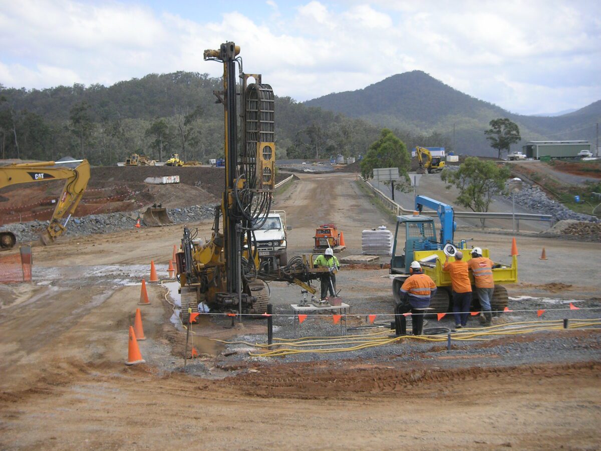 Ground improvement for Hinze Dam - Menard Oceania