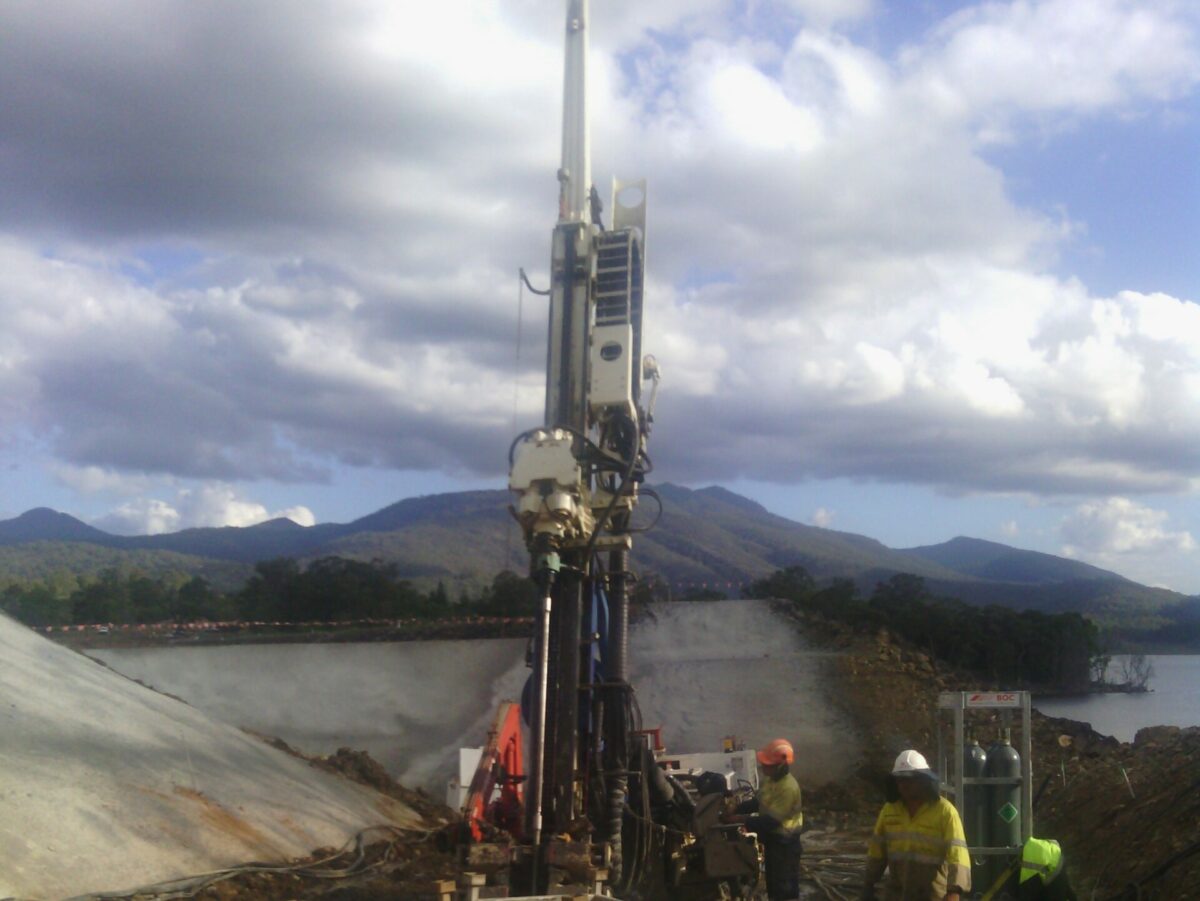 Compaction grouting - Menard Oceania